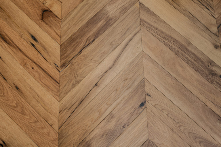 Chevron Parquet flooring: High quality & striking aesthetic - Heritage ...